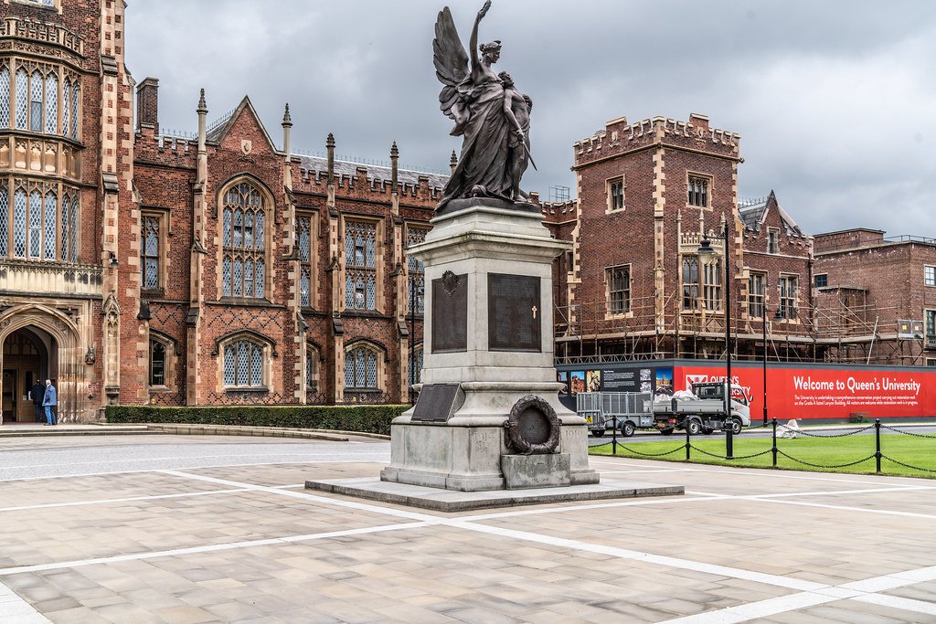 Queen’s University - WOORI TW 加拿大最大留遊學代辦