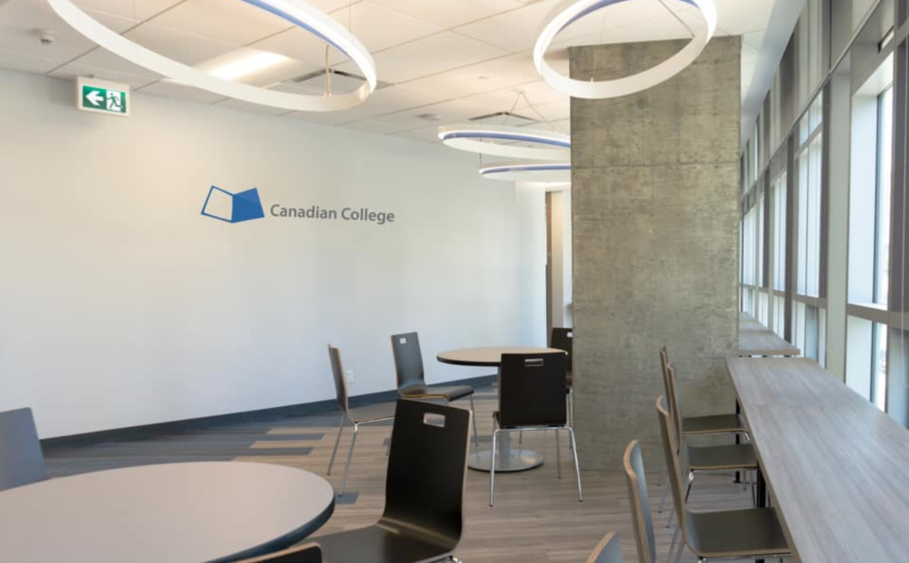 【2026優惠】Canadian College 價格 CCEL打工遊學＆語言課程費用